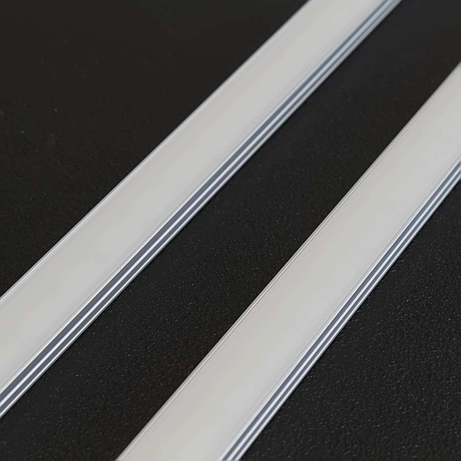 24V Slim-Line Aluminium LED Leiste – rot – diffuse Abdeckung | leds24.com