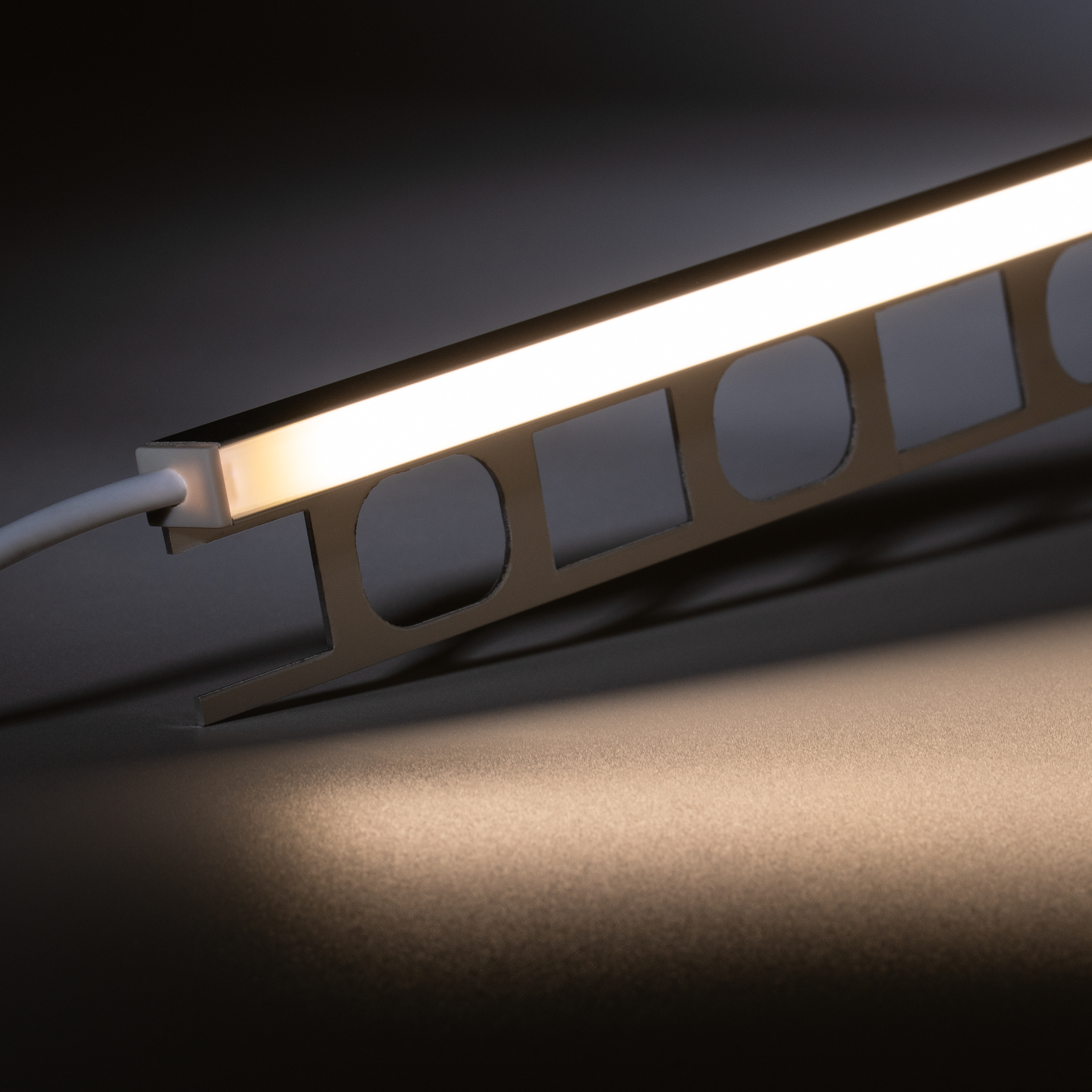 LED Leiste 3m kaufen | lange Lichtleisten & Pendelleuchten