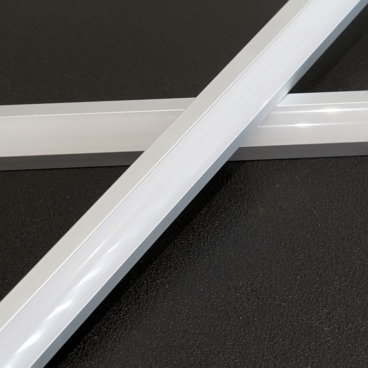 24V Aluminium LED Eckleiste – weiß – diffuse Abdeckung | leds24.com